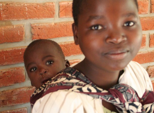 Diminuer la mortalité infantile et maternelle au Malawi grâce aux SAFE ...